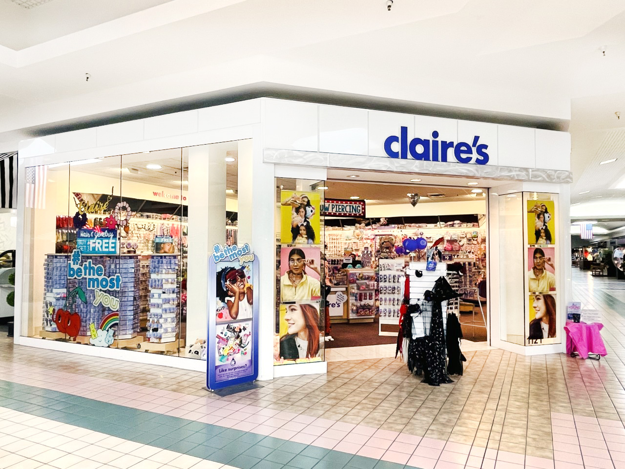 Silver Lake Mall – Silver Lake Mall is the largest enclosed mall in ...