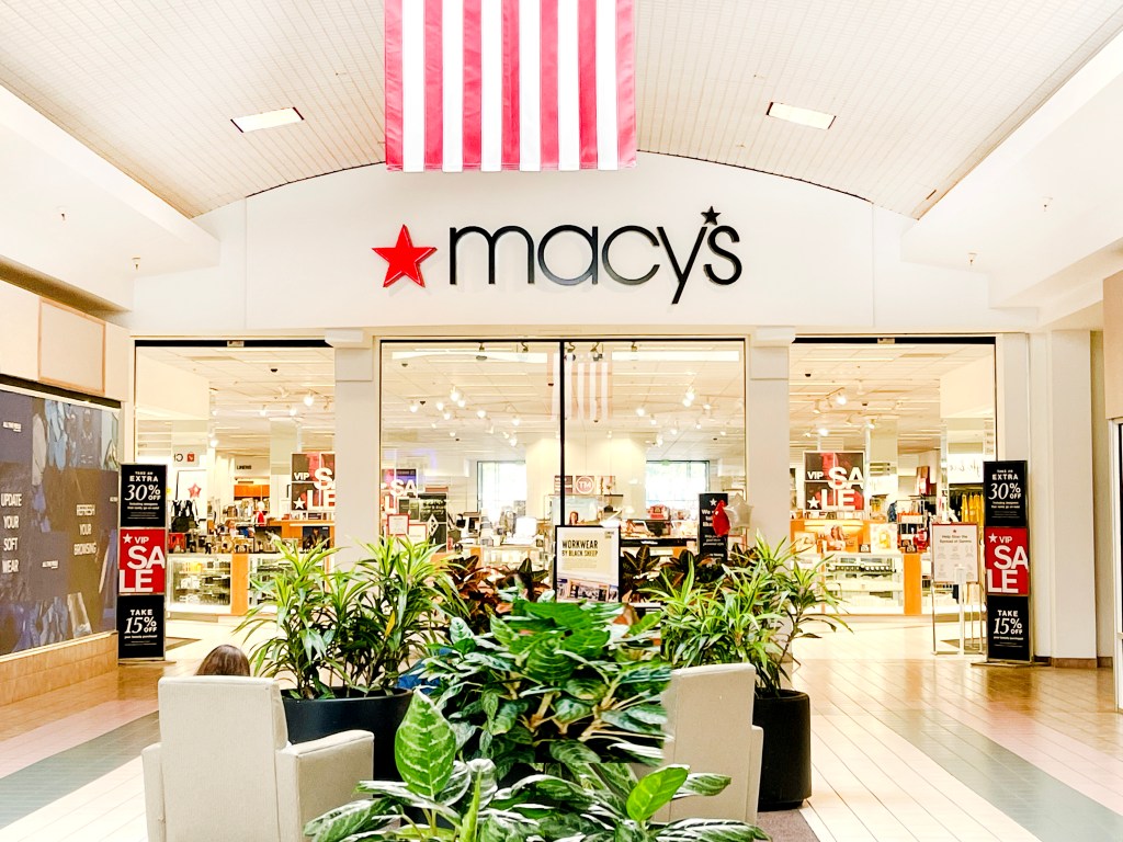 Silver Lake Mall – Silver Lake Mall is the largest enclosed mall in ...