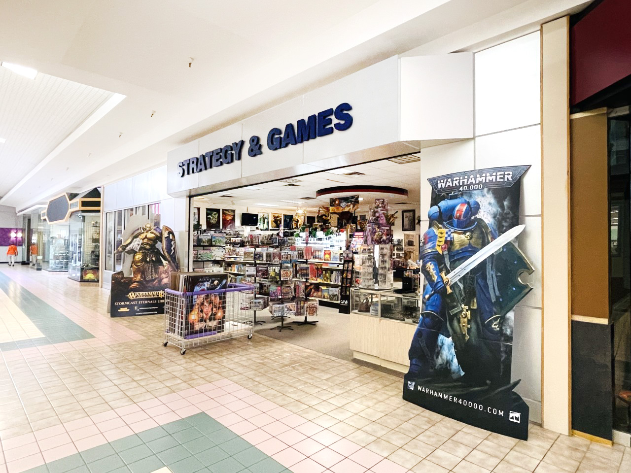 Silver Lake Mall – Silver Lake Mall is the largest enclosed mall in ...