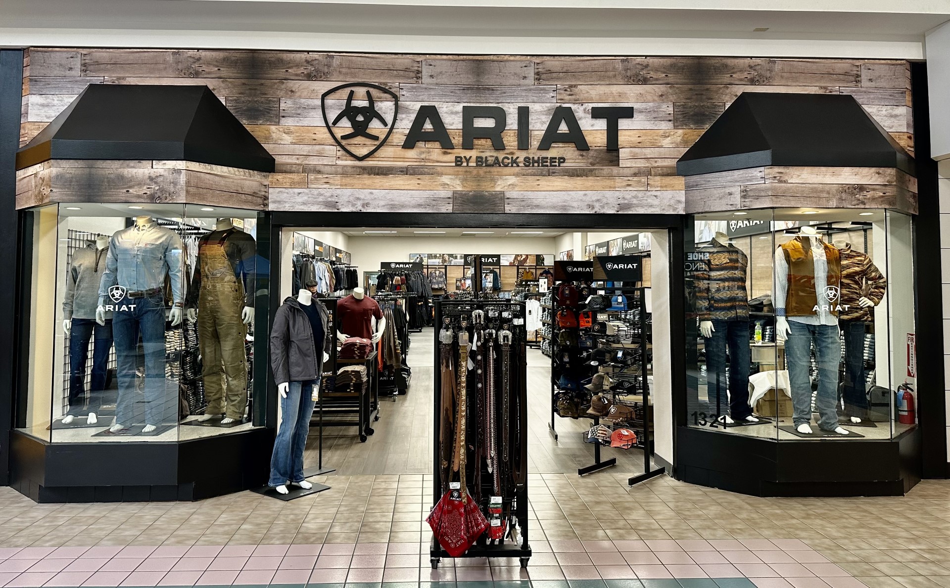 Silver Lake Mall – Silver Lake Mall is the largest enclosed mall in ...